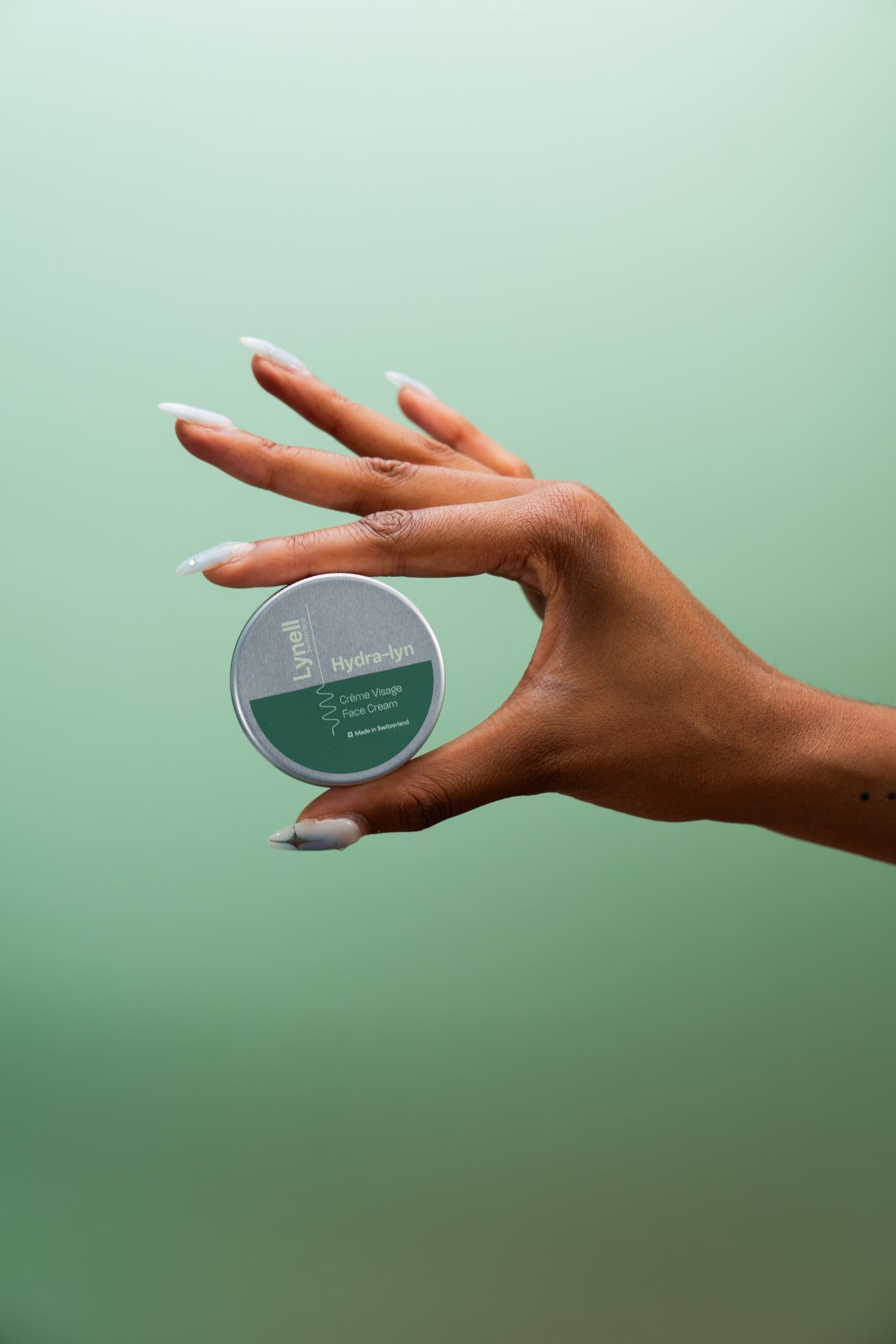 Lynell Switzerland - Filterless Skincare Goodies